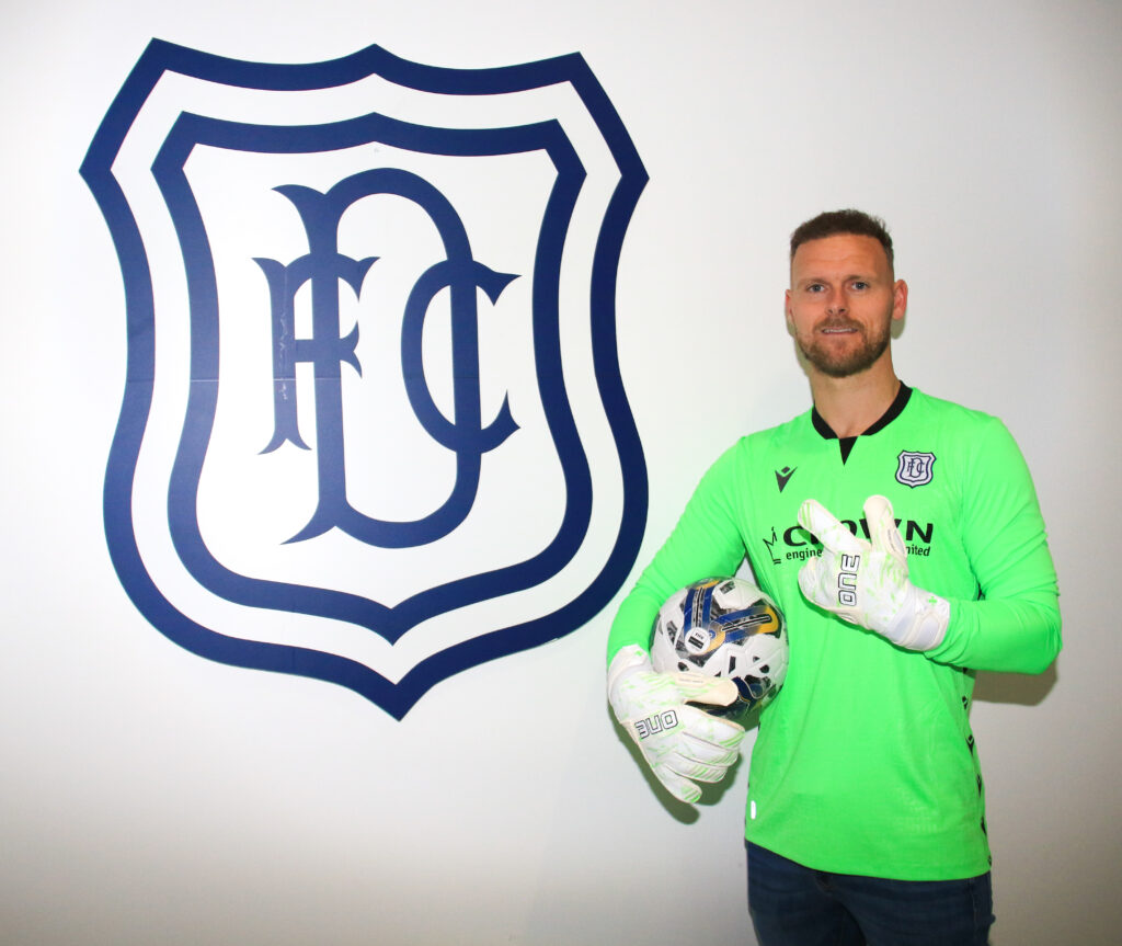 Carson joins the Dee - Dundee Football Club - Official Website
