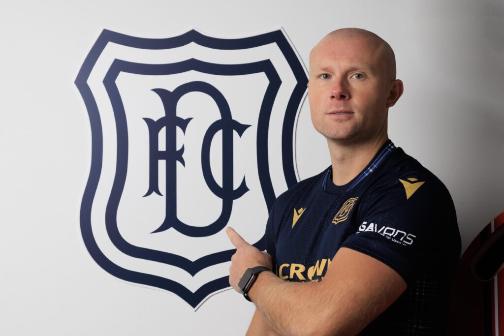 Main joins the Dark Blues - Dundee Football Club - Official Website